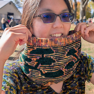 Ravelry: Akamatsu Cowl pattern by Tomomi Landsman