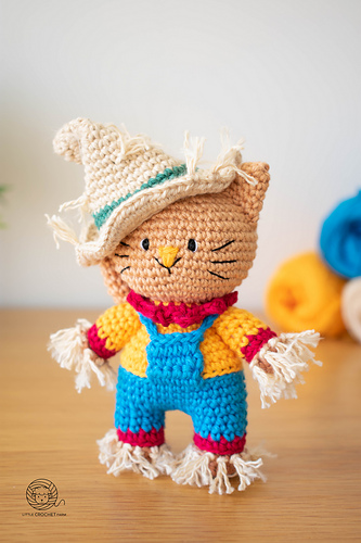 Ravelry: Scarecrow Cat pattern by Ana Carolina Figueiredo