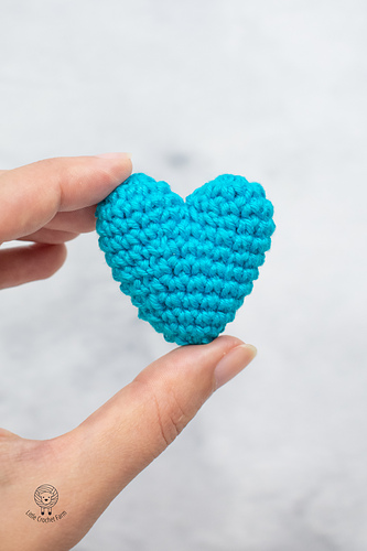 Ravelry: Mini Heart pattern by Ana Carolina Figueiredo