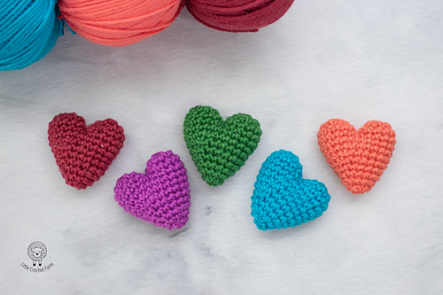 Ravelry: Mini Heart pattern by Ana Carolina Figueiredo