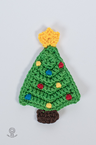 Ravelry: Christmas Tree applique pattern by Ana Carolina Figueiredo