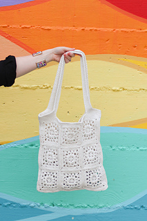 Ravelry: Summer Bloom Tote Bag pattern by Little Red Knits