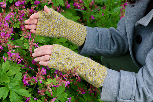 Ravelry: Hort Mitts pattern by Carol Feller