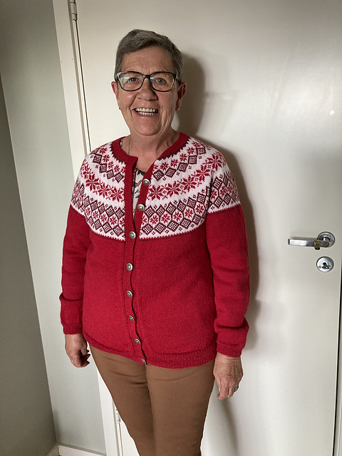 Ravelry: LivM's Ingrid Alexandra kofte