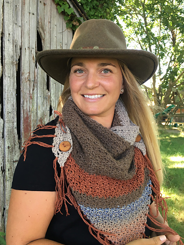 Ravelry: Farm Girl Shawl pattern by Liz Alvino