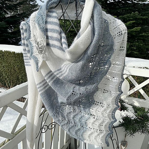 Ravelry: Lizas Tuch Line Poetry pattern by Elisabeth Piontek