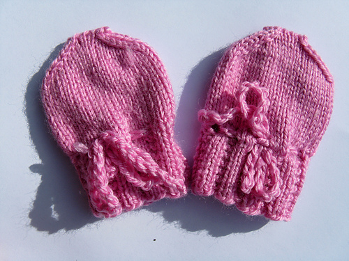 Ravelry: Sock Yarn Newborn Mittens pattern by Corinne Fourcade