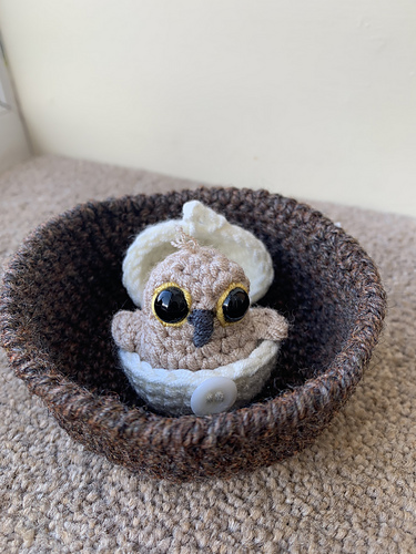 Ravelry: Owl with Hatching Owlet pattern by Laura Sutcliffe