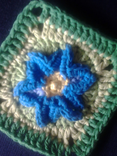 Ravelry: Iris Square pattern by Loewenzahm and Mario Freak Design Team