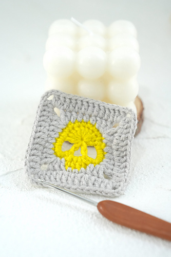 Ravelry: Crochet Skull Granny Square pattern by Loopara Crochet
