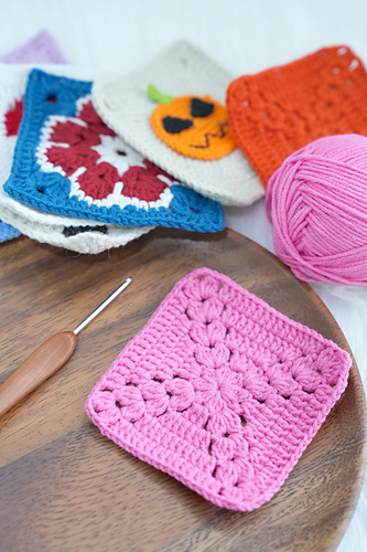 Ravelry: Crochet Farmhouse Granny Square pattern by Loopara Crochet