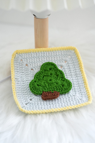 Ravelry: Crochet Christmas Tree Granny Square pattern by Loopara Crochet