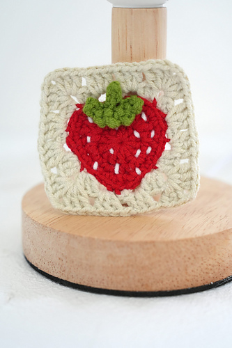Ravelry: Crochet Strawberry Granny Square pattern by Loopara Crochet