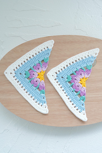 Ravelry: Crochet Triangle Granny Square (Style IV) pattern by Loopara ...