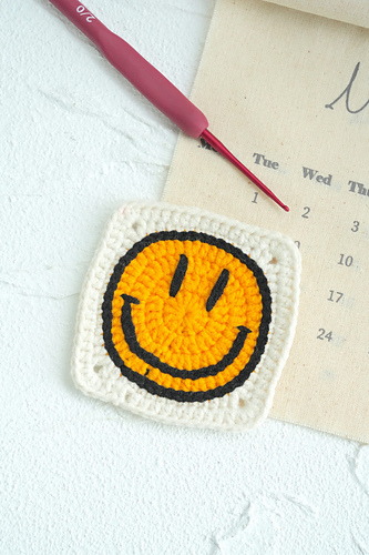 Ravelry: Crochet Smiley Face Granny Square (Style II) pattern by ...