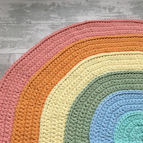 Ravelry: Pastel Rainbow Rug pattern by Loopsan