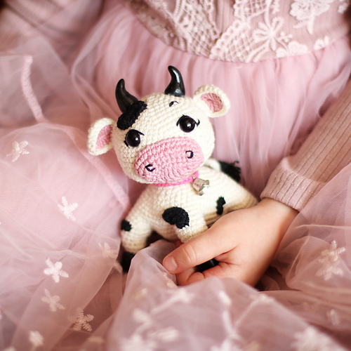 Ravelry: Cow Milka pattern by Angelina Taranina