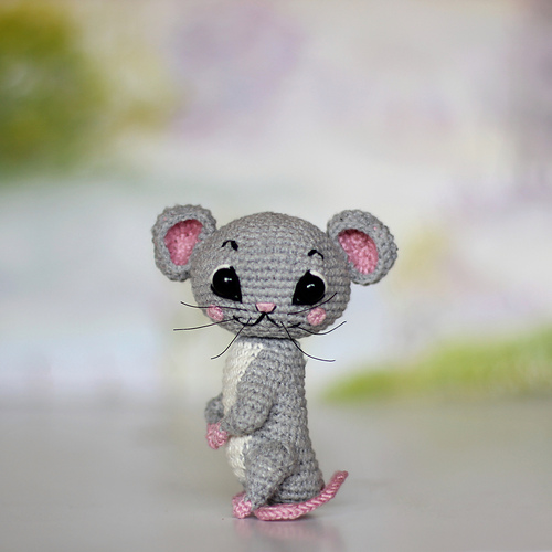 Ravelry: Mouse Pipa pattern by Angelina Taranina