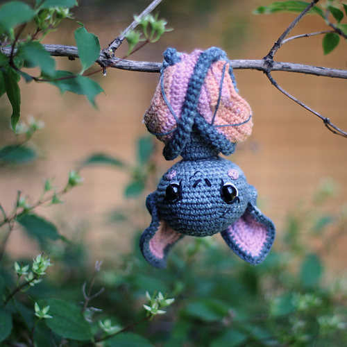 Ravelry: Bat Batty pattern by Angelina Taranina