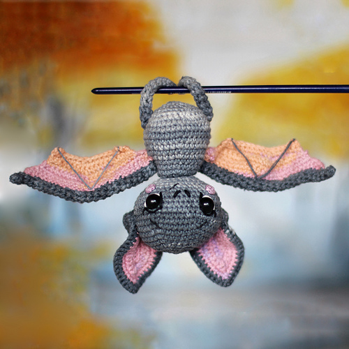 Ravelry: Bat Batty pattern by Angelina Taranina