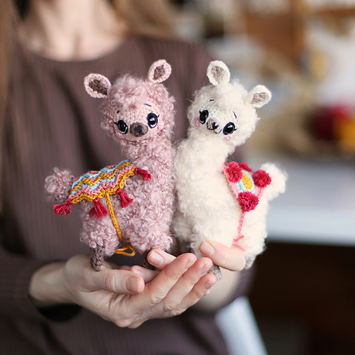 Ravelry: Alpacas Mili and Ivo pattern by Angelina Taranina