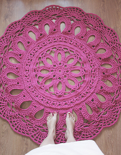 Ravelry: flower doily rug pattern by Agata Makoudie