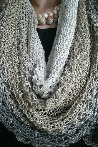 Ravelry: Julia pattern by Laura Virginia Manfredi