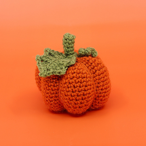 Ravelry: Pumpkin pattern by LouiesLoops