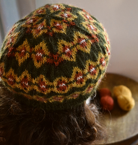 Ravelry: Dancing Rhombus hat pattern by Loulalalou