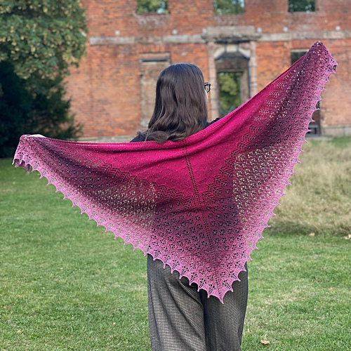 Raining Roses Shawl in Hobbii Sultan - Star Ruby : r/knitting