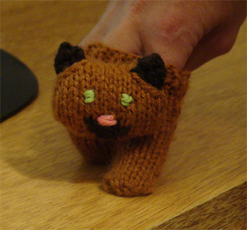 Ravelry: Two Finger Puppets pattern by Luciana Jorge
