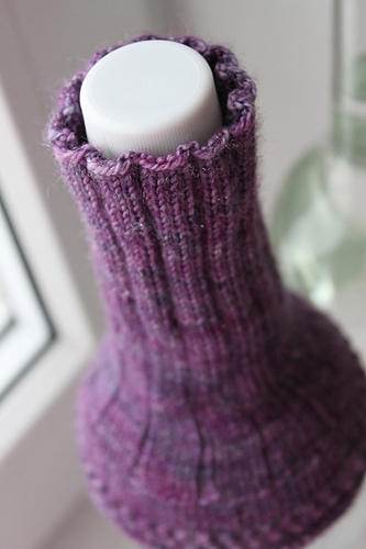 Ravelry: Frilly Cuffs pattern by Valya Boutenko