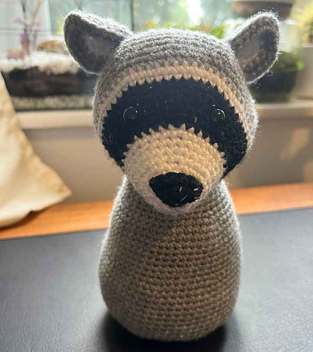 Ravelry: Simple Crochet Raccoon pattern by Lucy Kate