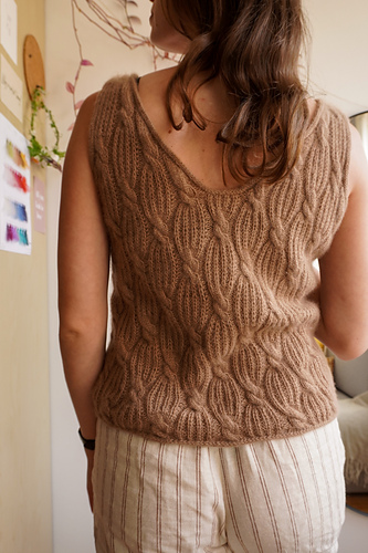 Ravelry: Minou Top pattern by Luisa Rehkopf