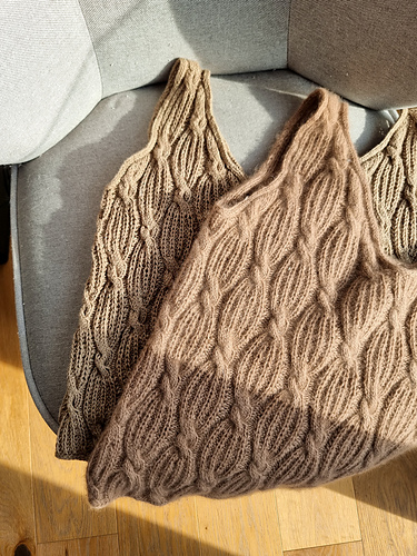 Ravelry: Minou Top pattern by Luisa Rehkopf