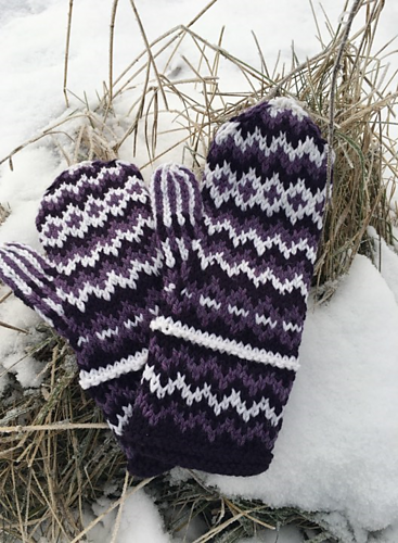 Ravelry: Alaska Mittens Votta pattern by Lunamon Design