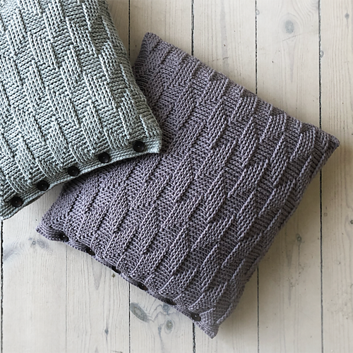 Ravelry: Herringbone Pillow pattern by Jeanette Bøgelund Bentzen
