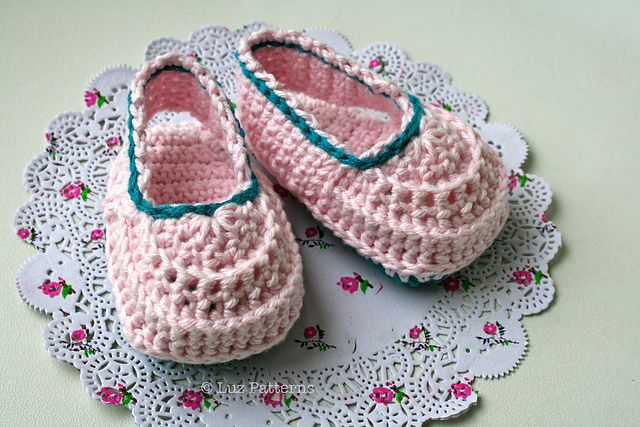 Ravelry: Baby clogs (104) pattern by Luz Mendoza