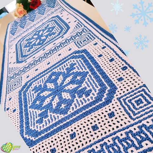 Ravelry: Festive Flakes Table Runner pattern by Lynne Adriaanse