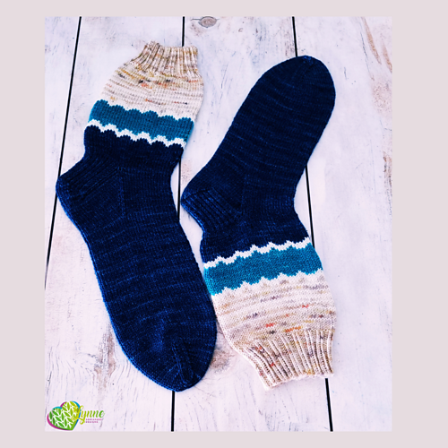 Ravelry: Slouchy Shoreline Socks pattern by Lynne Adriaanse