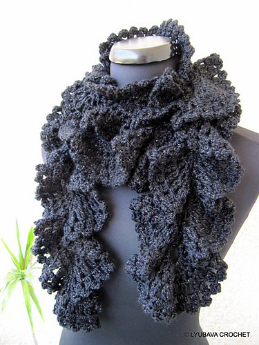 Ravelry: Ruffle Lace Scarf Tutorial pattern by Milimagfa