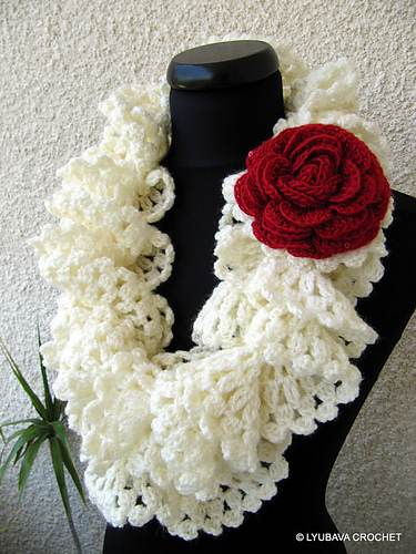 Ravelry: Marvellous Ruffle Lace Scarf Tutorial pattern by Milimagfa