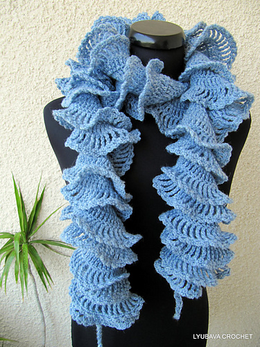 Ravelry: Double Ruffle Scarf Tutorial pattern by Milimagfa