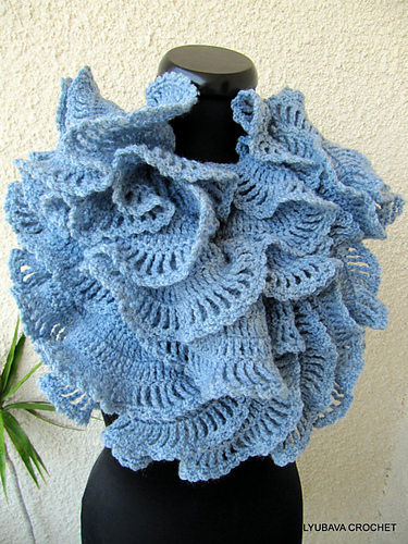 Ravelry: Double Ruffle Scarf Tutorial pattern by Milimagfa