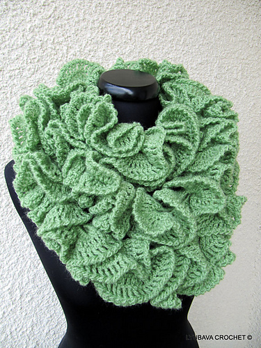 Ravelry: Long Ruffle Scarf "Spring" pattern by Milimagfa