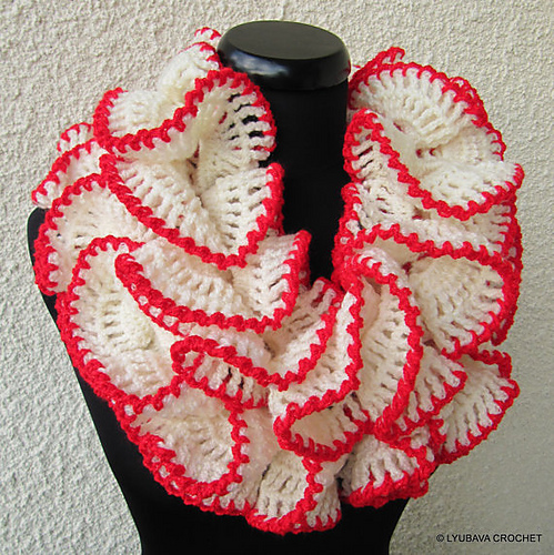 Ravelry: Crochet Ruffle Scarf Marvelous Christmas pattern by Milimagfa