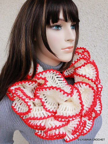 Ravelry: Crochet Ruffle Scarf Marvelous Christmas pattern by Milimagfa
