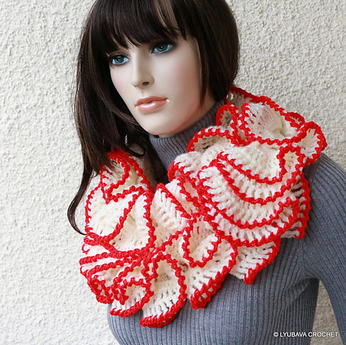 Ravelry: Crochet Ruffle Scarf Marvelous Christmas pattern by Milimagfa