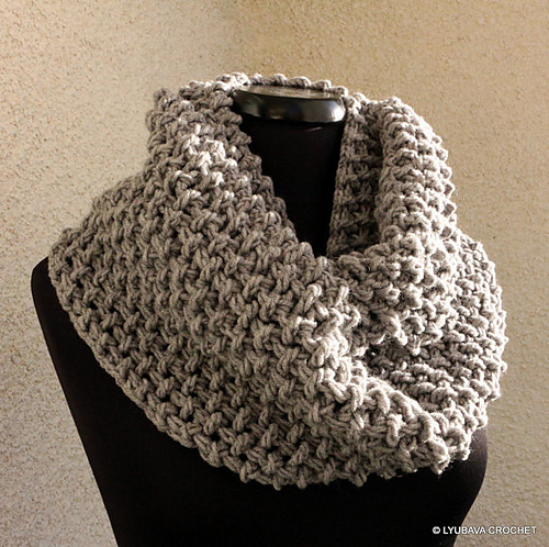 Ravelry: Chunky Crochet Circle Scarf Unisex pattern by Milimagfa