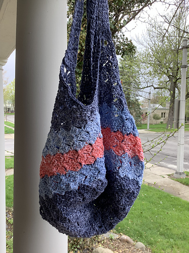 Ravelry: Striations C2C Market Bag pattern by Mary Beth Temple